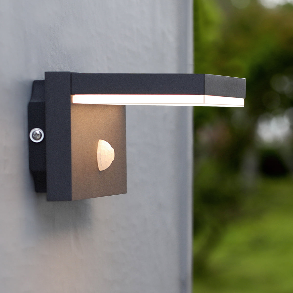 Inowel Solar Outdoor Wall Light Dusk to Dawn LED Lantern IP54 17329 Inowel Solar Outdoor Wall Light Dusk to Dawn LED Lantern IP54 17329